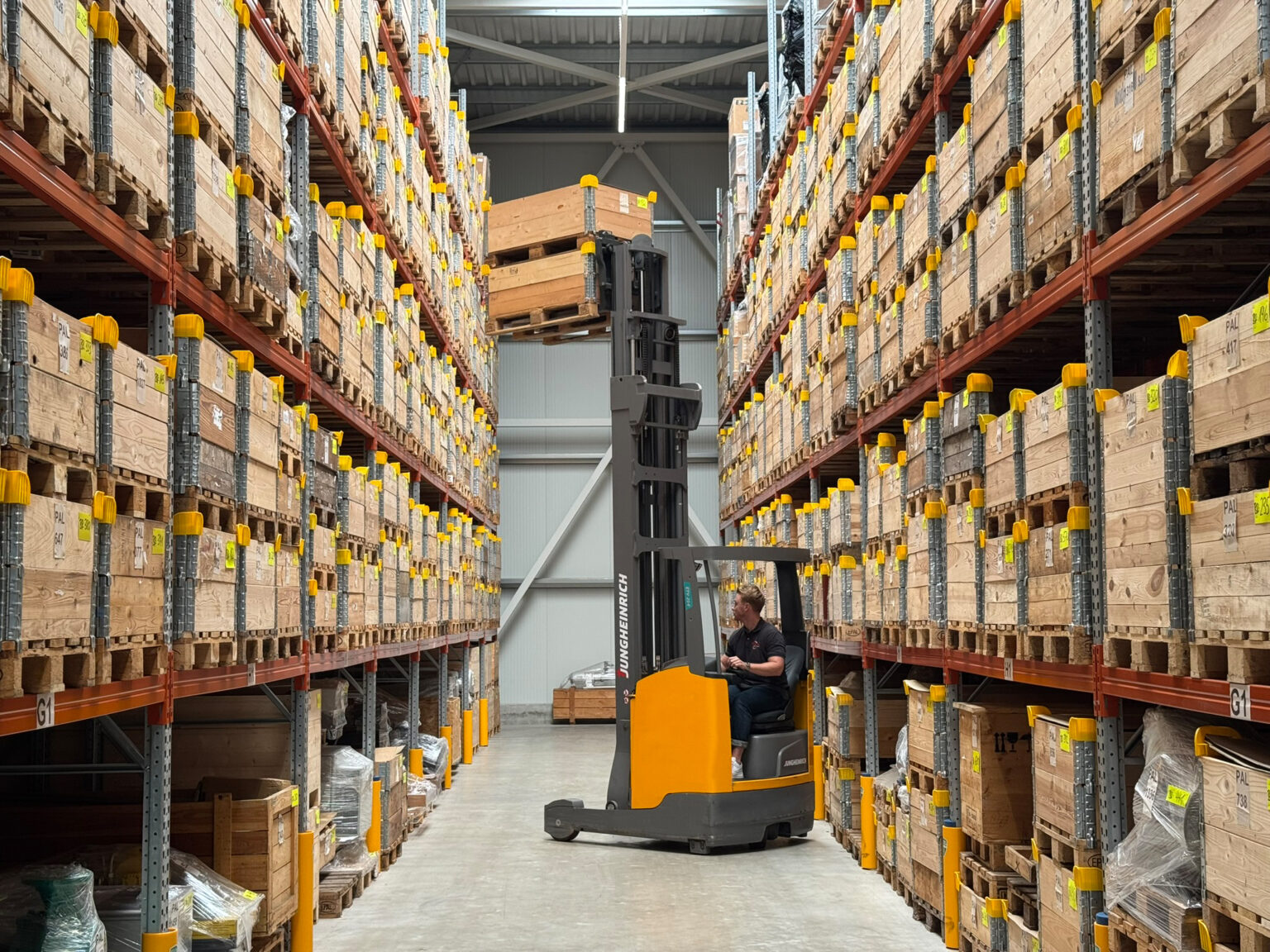 Stacked high, smartly organized: How sustainability works in the pallet ...